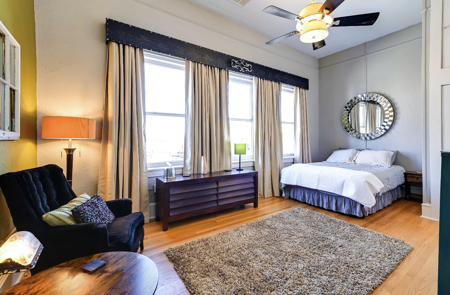 Historic Decatur Apt W/ Courthouse Views - Decatur, TX