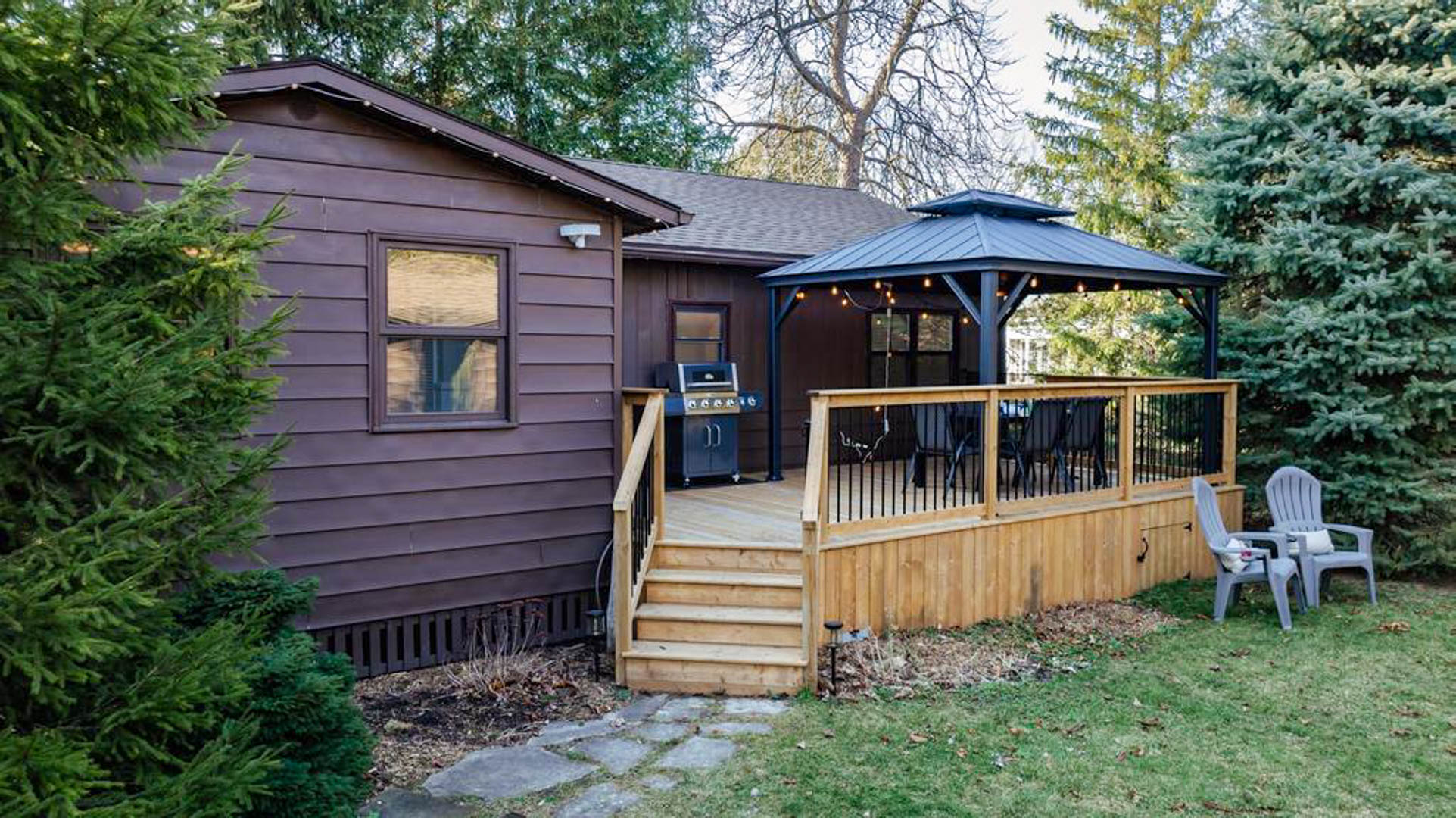 Charming Cottage With Games Room And Firepit - Delightful Lakeside Escape - Bayfield