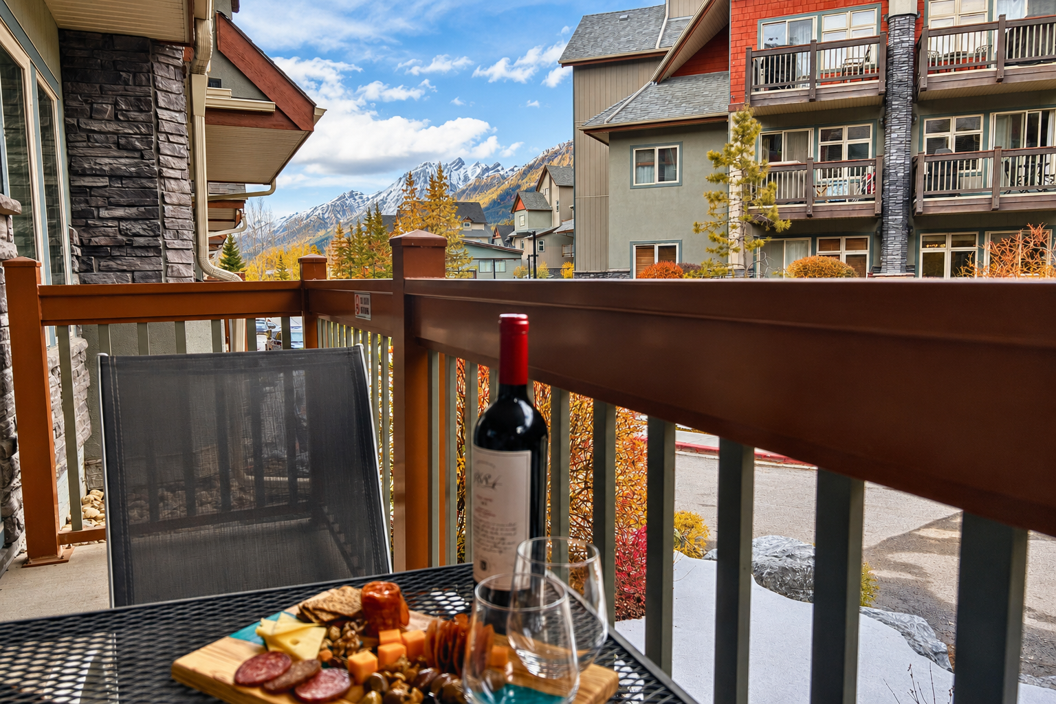 Superb Family Friendly 3 Bedroom - Pool & Hot Tub | Pets Ok - Canada