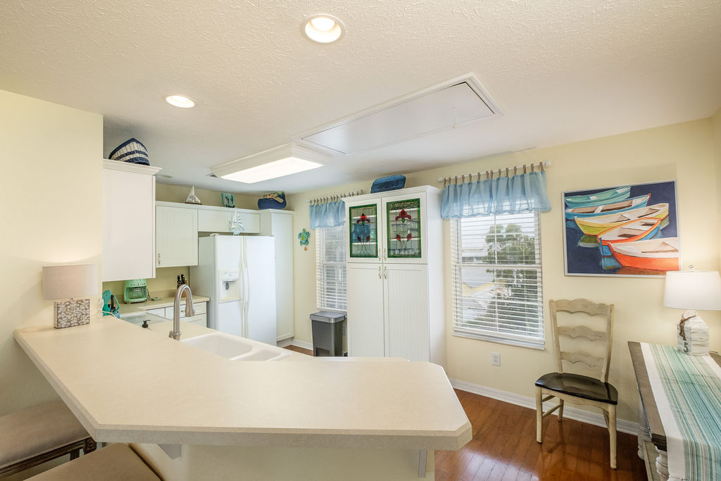 Key Lime - Waterfront Vacation Rentals on Cedar Key, Florida