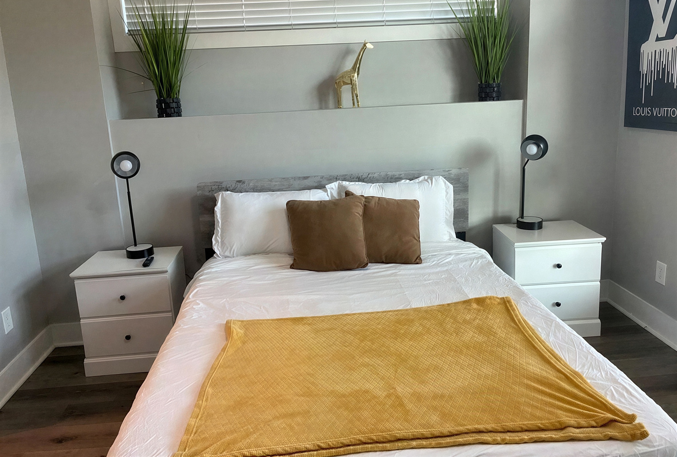 Chic Living Space With Private Balcony - Modern Comfort Retreat - Greenville, SC