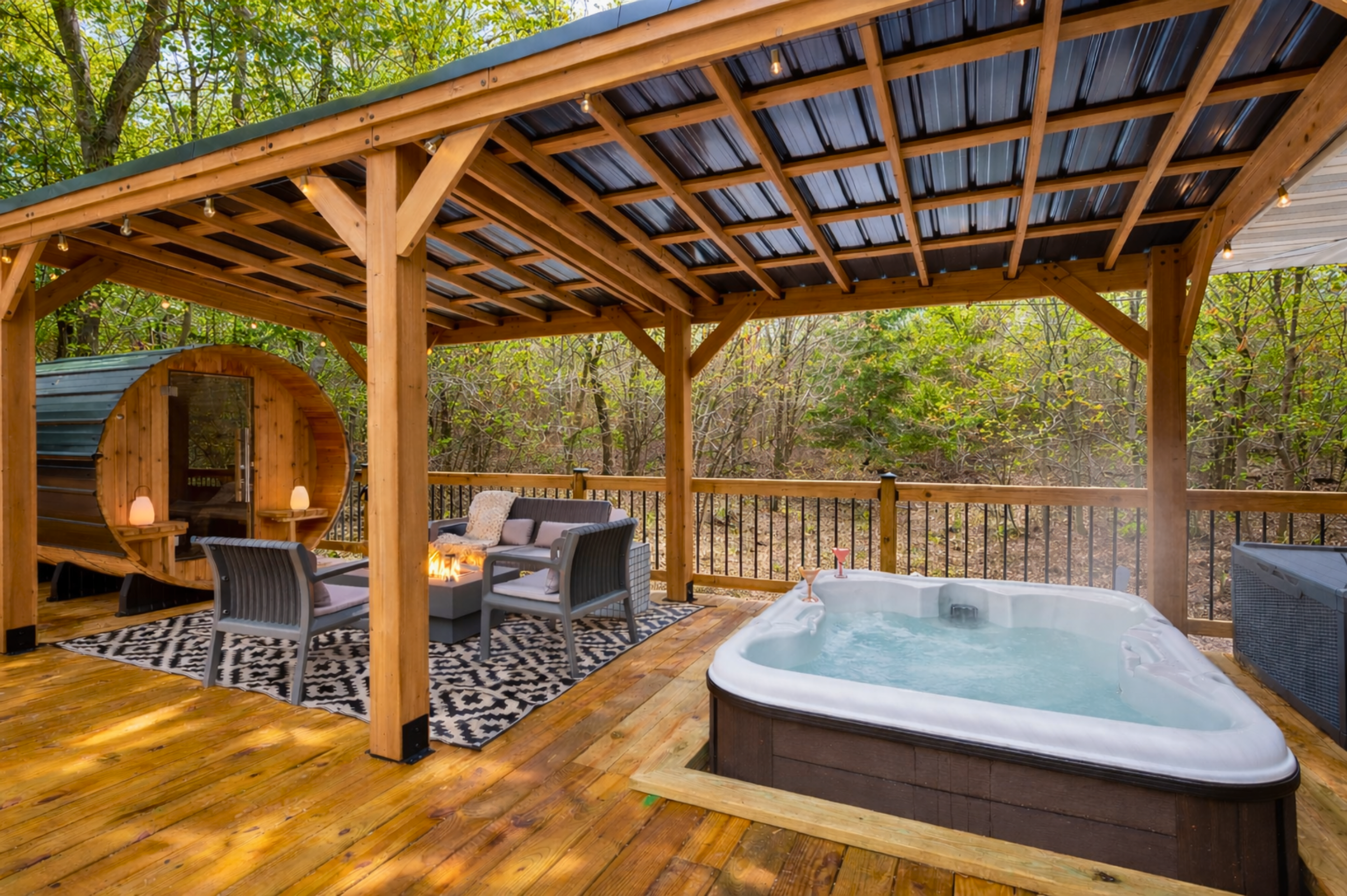 New! Walk To Water, Shops | Hot Tub, Sauna & Pool - Door County, WI