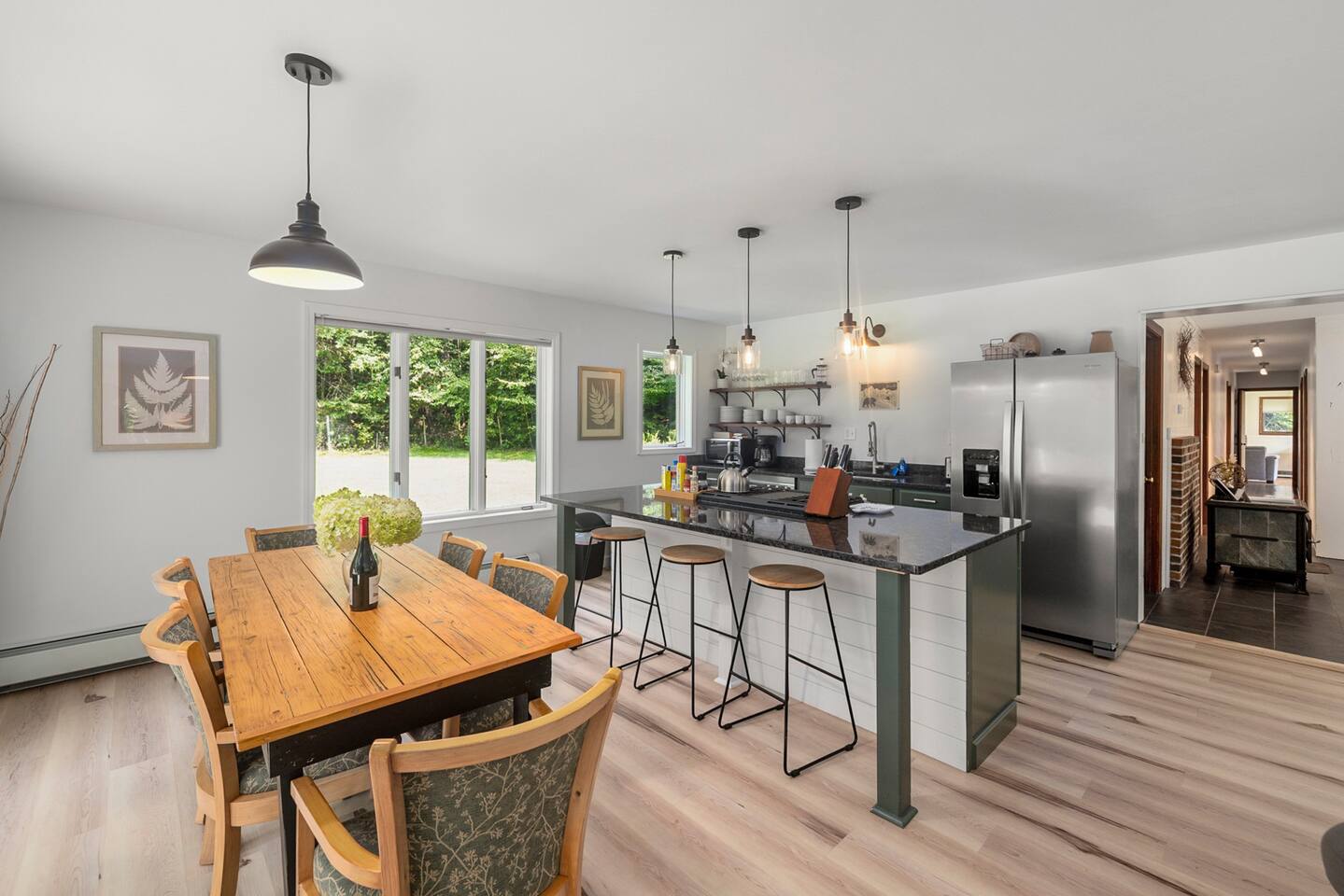 Charming & Renovated Stowe 4 Br Getaway - Stowe, VT