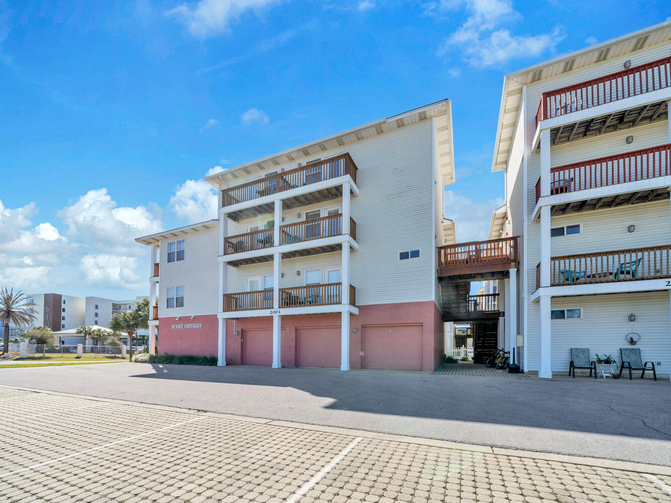 Sunset Cottages 2C "Melrose Place" - Beach Stays Vacations, LLC