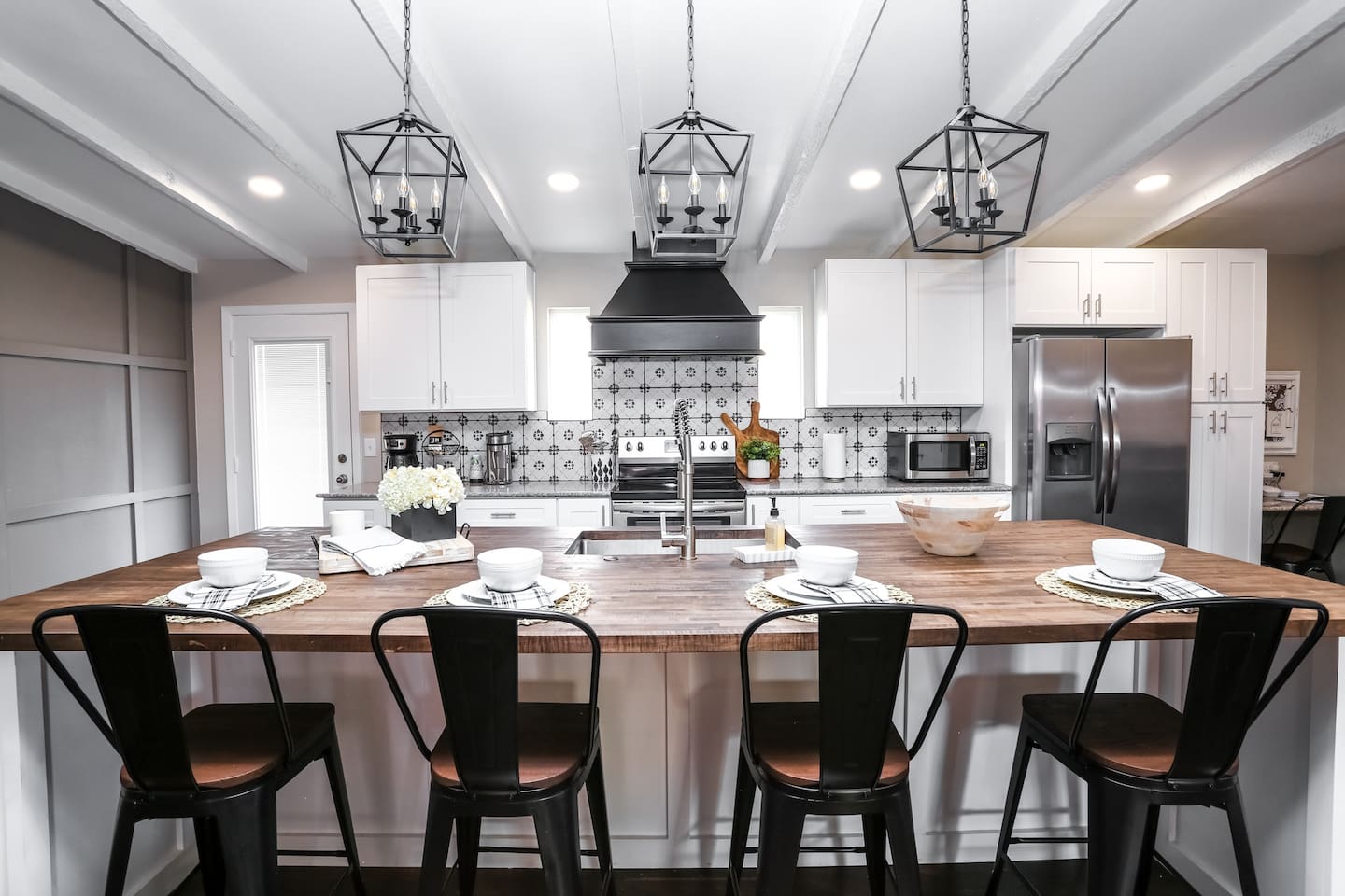 Heart of Med District Remodeled 4/3 walk to Tech - Short Term Rentals ...