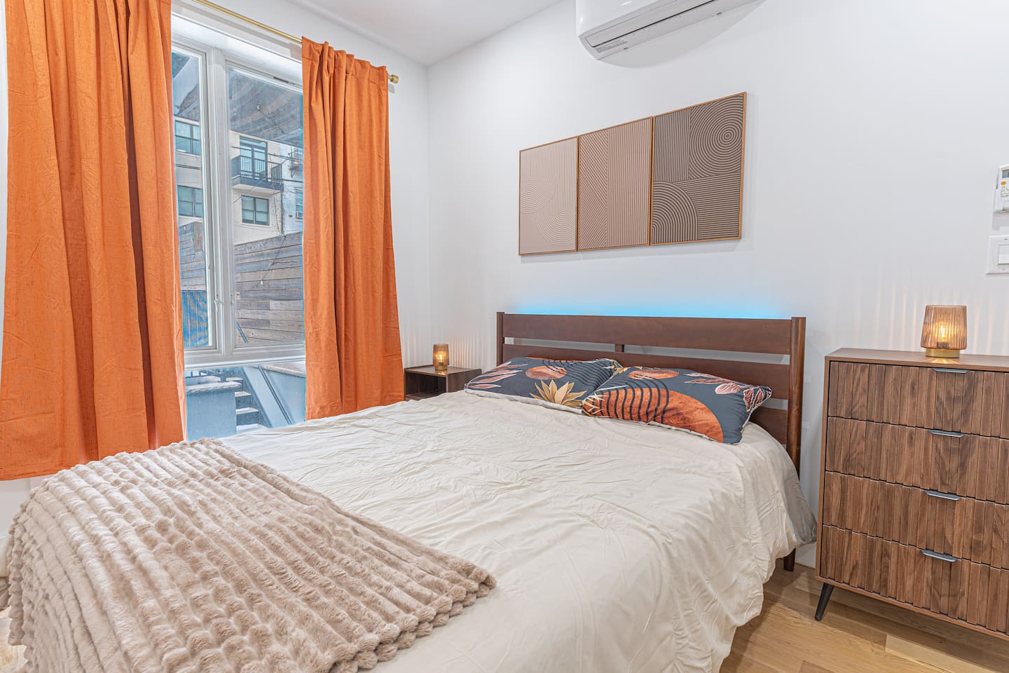 Renovated 2bd Duplex W Private Backyard & W/d - New York City