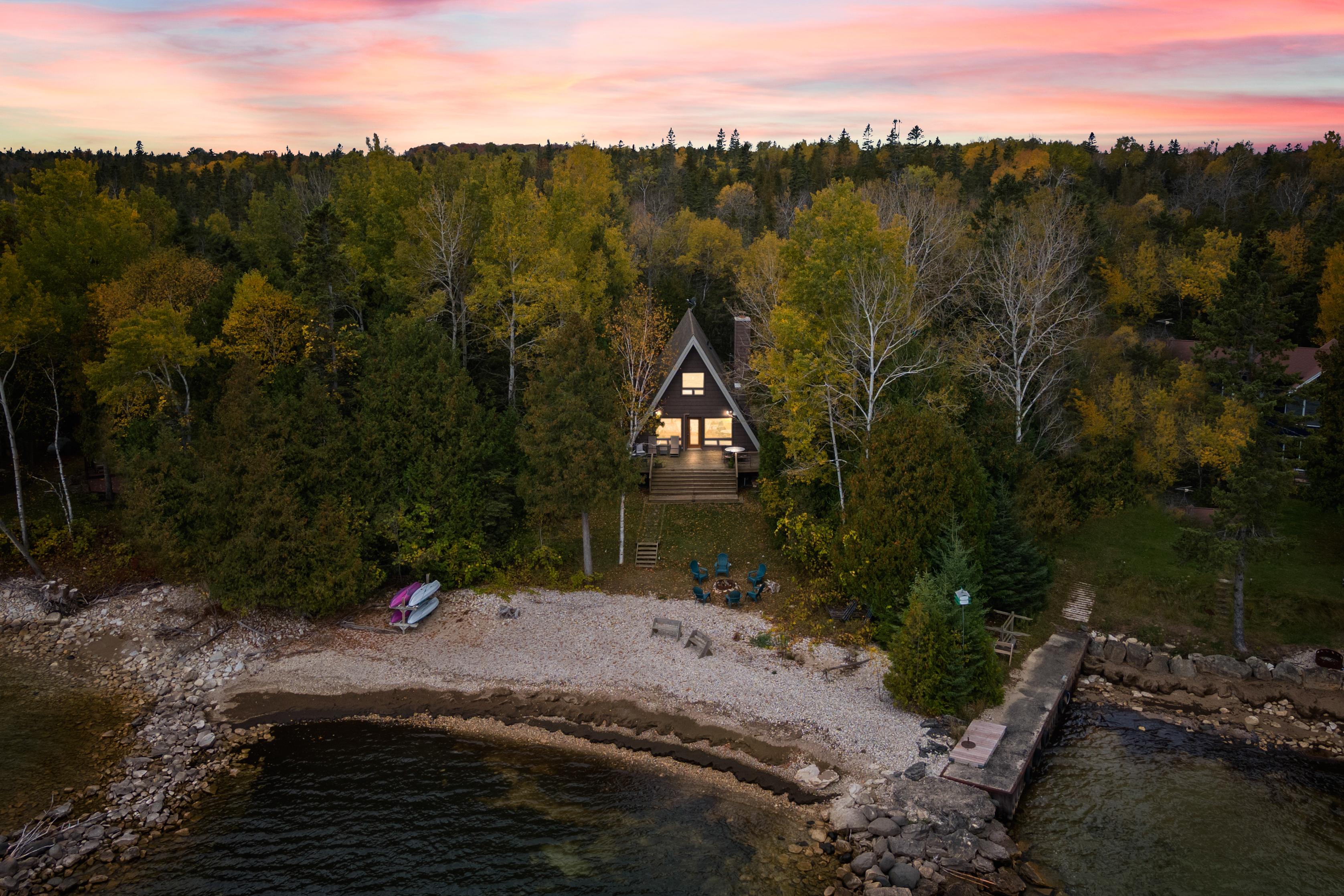 Charming A-frame With Stunning Views And Cozy Fireplace - Delightful Retreat - ドア, WI