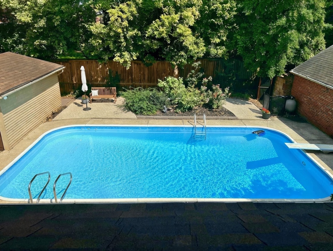 Inground Pool And Music Room - Charming Vintage Haven - Owensboro, KY