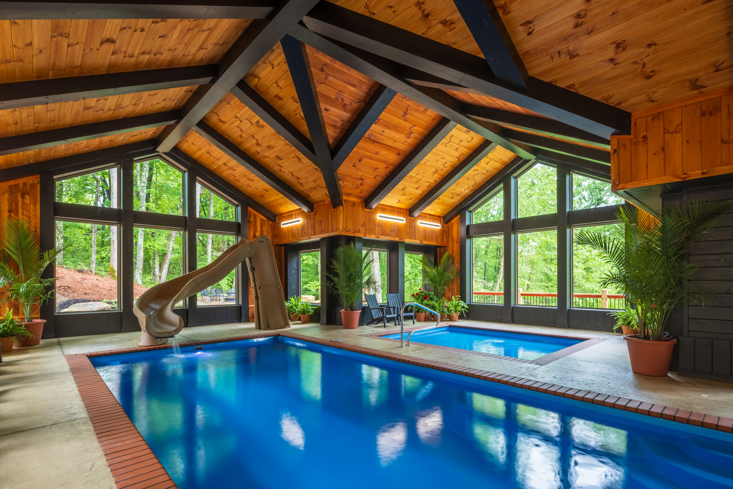 Summit Lodge-2 Heated Swimming Pools-play Ground-hot Tub-pool Table-waterfalls - Ohio