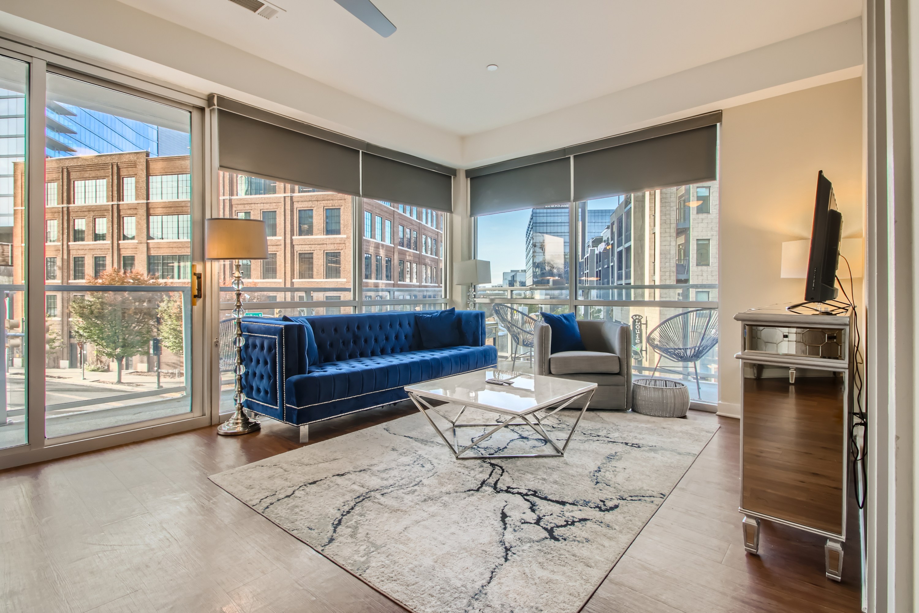 Mansion Suite in the Gulch - Walkable Location - Castle Properties