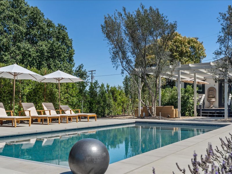 In-ground Pool And Hot Tub - Charming Wine Country Retreat - Healdsburg, CA