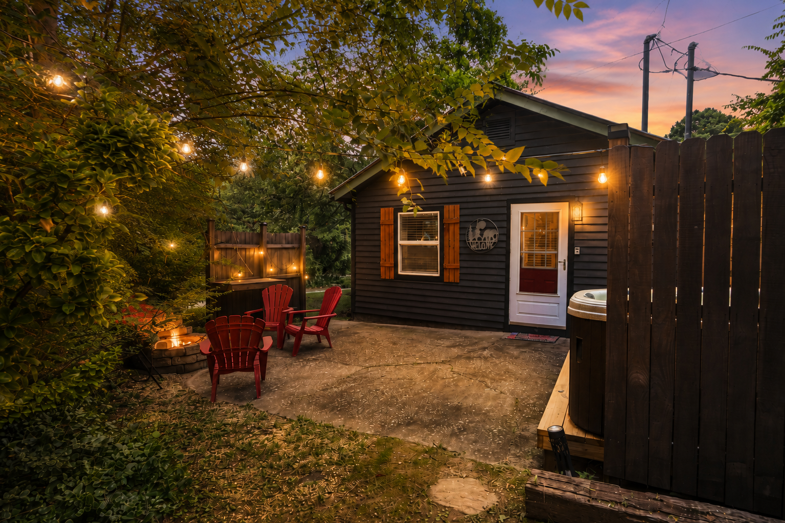 Stylish Stay W/hot Tub + Walk To Attractions - Pigeon Forge, TN