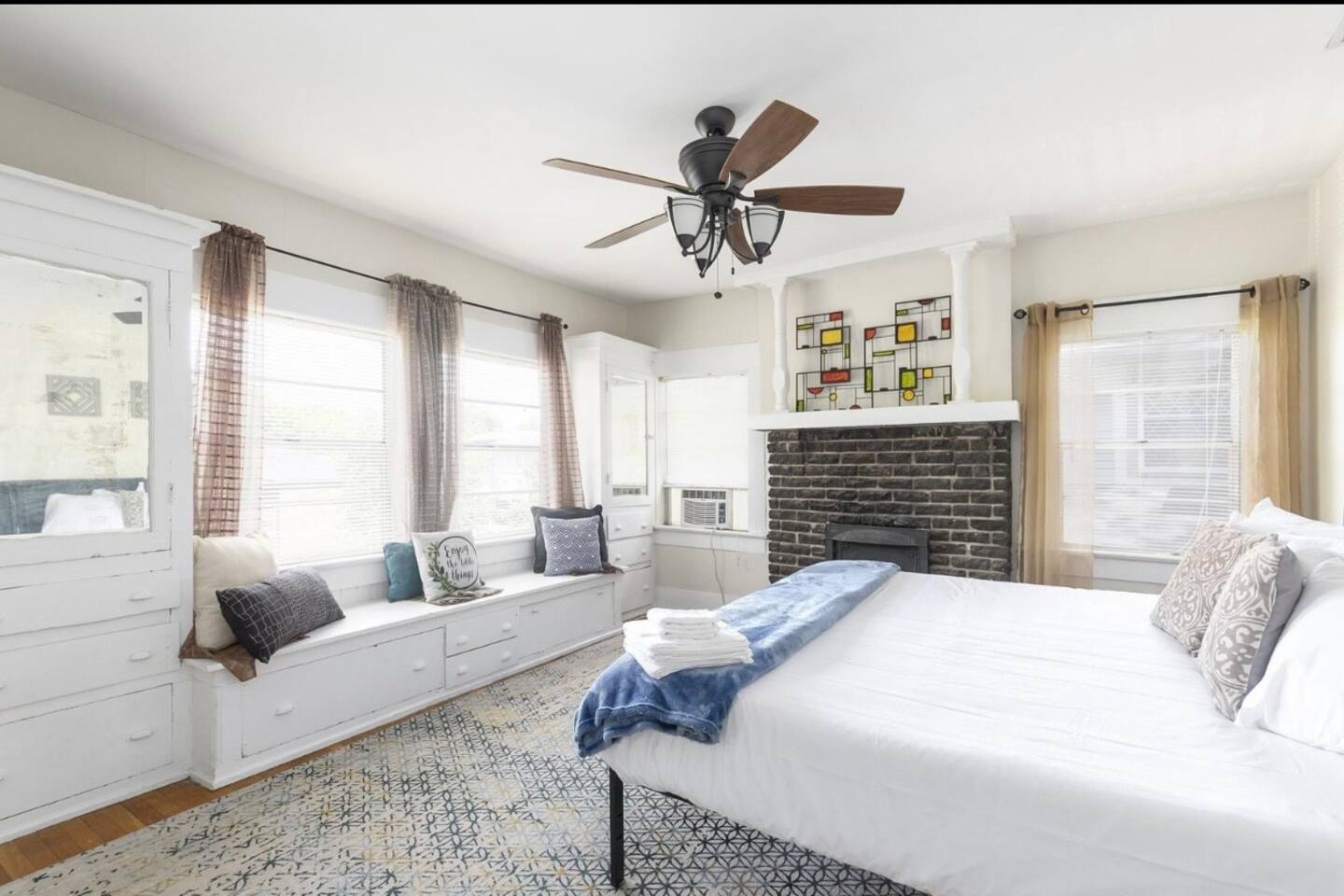 BiG Discounts at Charming Historic 4B in BHM - GAME ON BNB - The Short ...