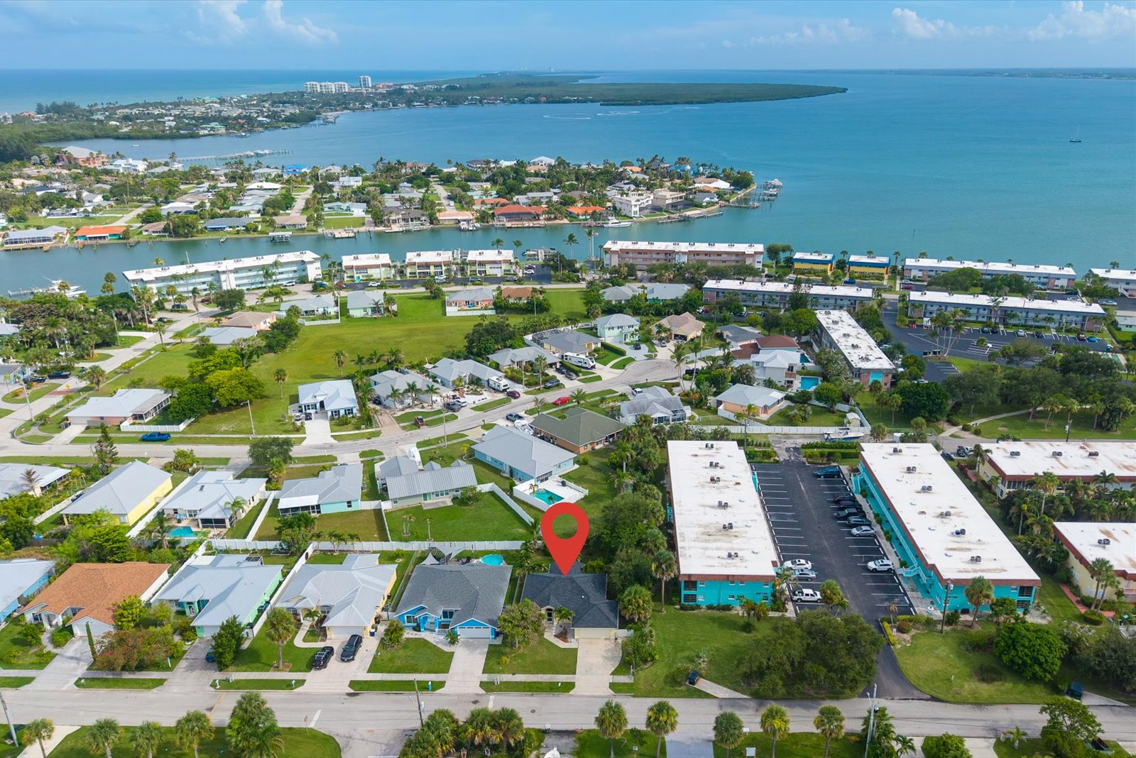 Right Direction Rentals Carlton Coastal Cottage - Fort Pierce, FL