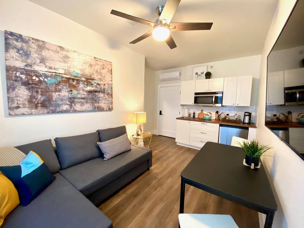 Stylish Accommodations With Premium Amenities - Bright Spacious Retreat - San Jose