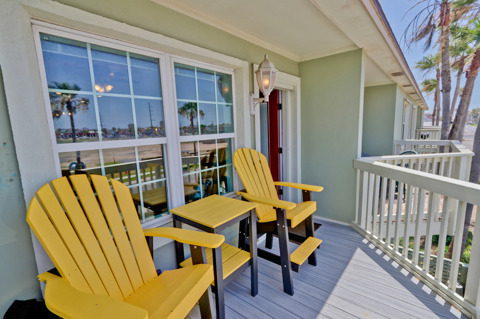 Laguna Madre View And Modern Amenities - Charming Bayside Retreat - South Padre Island