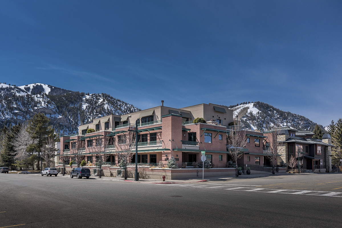 Downtown Ketchum 3 BR Evergreen Condo with A/C! - Sun Valley Luxury ...