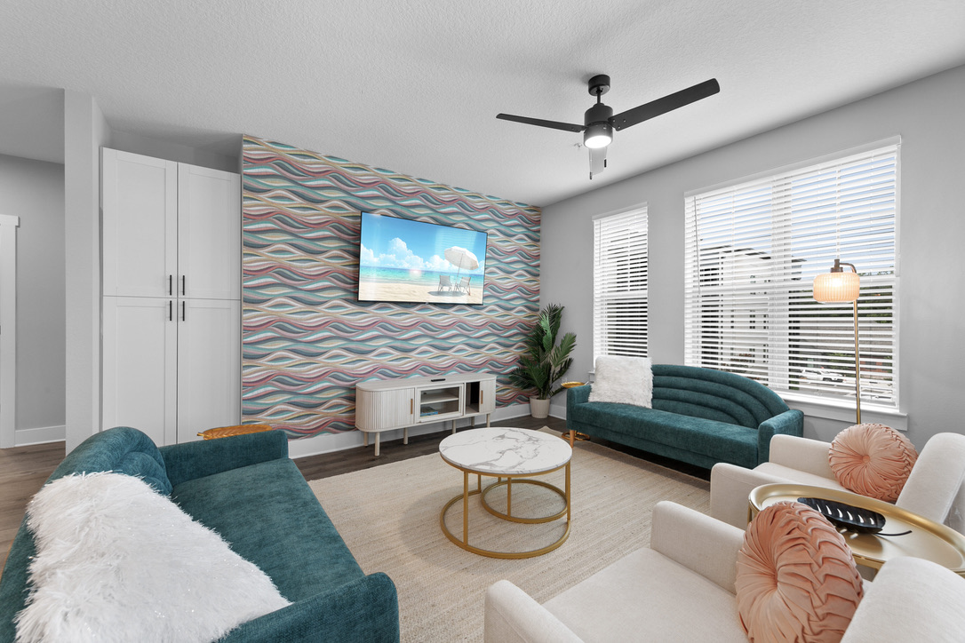 Spacious Living Area And Resort-style Amenities - Chic Sunny Retreat - Jacksonville
