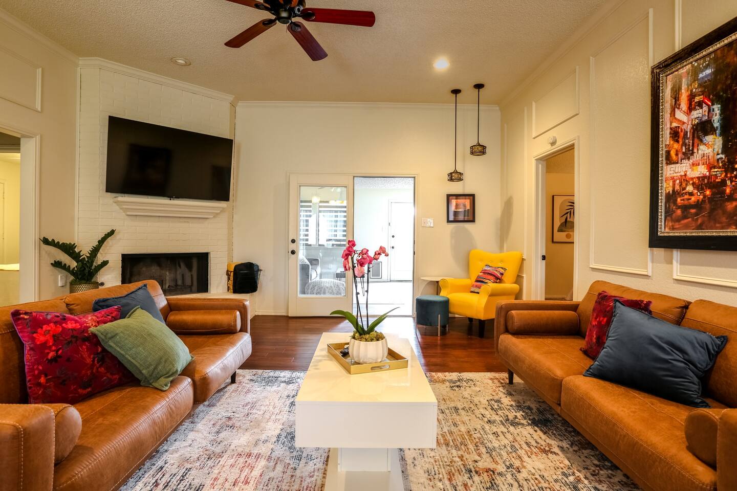Artsy Retreat 3/2 w/ Bonus Room - Short Term Rentals Homes in Lubbock ...