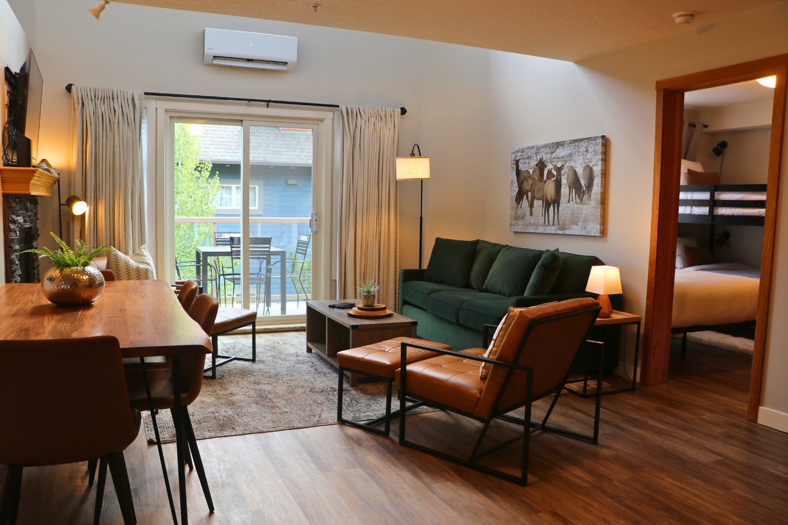Charming Mountain Loft | Pet Friendly | Mountain Views! - Canada