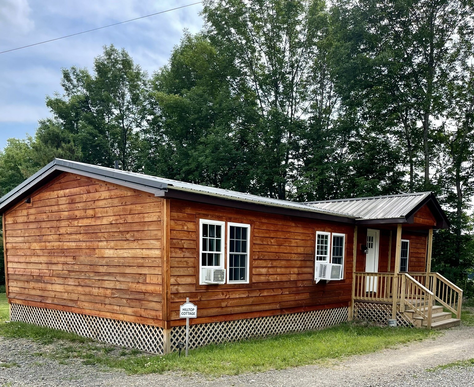 Spectacular Views And Outdoor Oasis - Charming Hilltop Cottage - State of New York