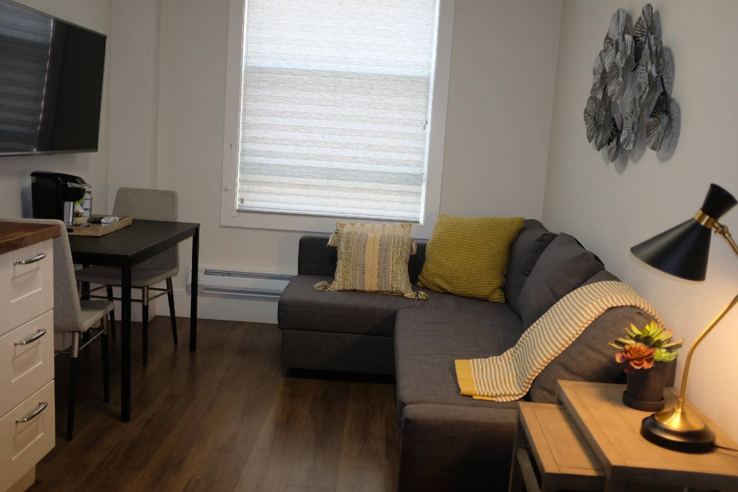 Climate-controlled Accommodations With Stylish Amenities - Elegant Escape - San Jose, CA