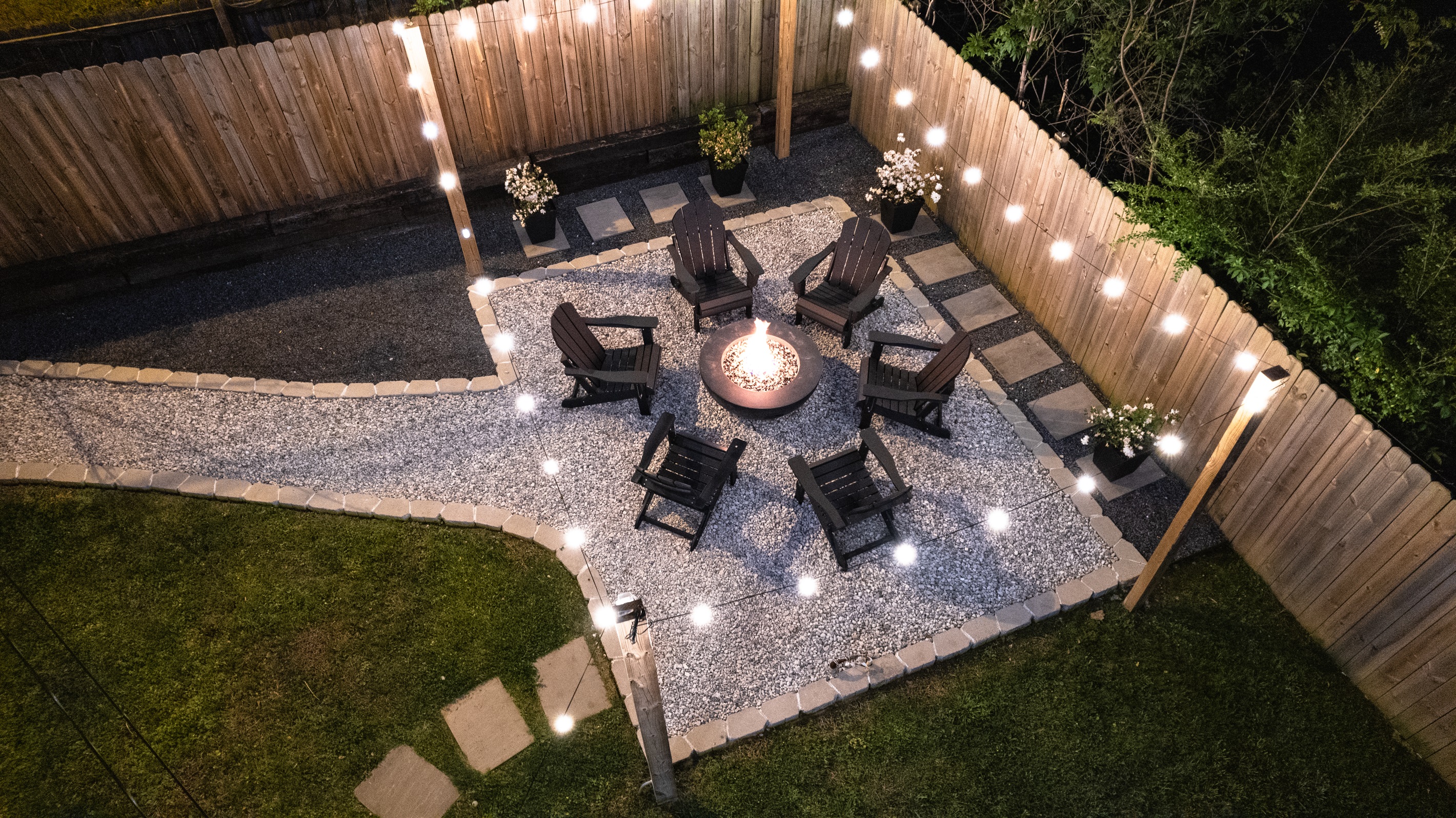 Outdoor Oasis With Hot Tub And Fire Pit - Stunning Memphian Retreat - Memphis, TN