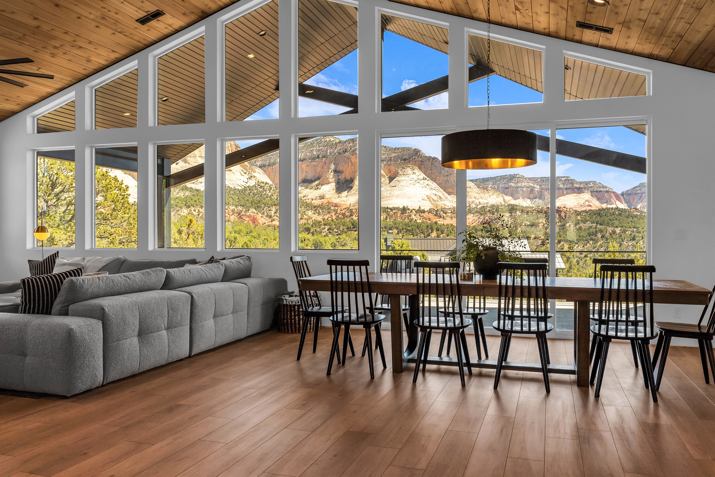 High Desert Home | Modern Luxury Near Zion Np - Orderville, UT