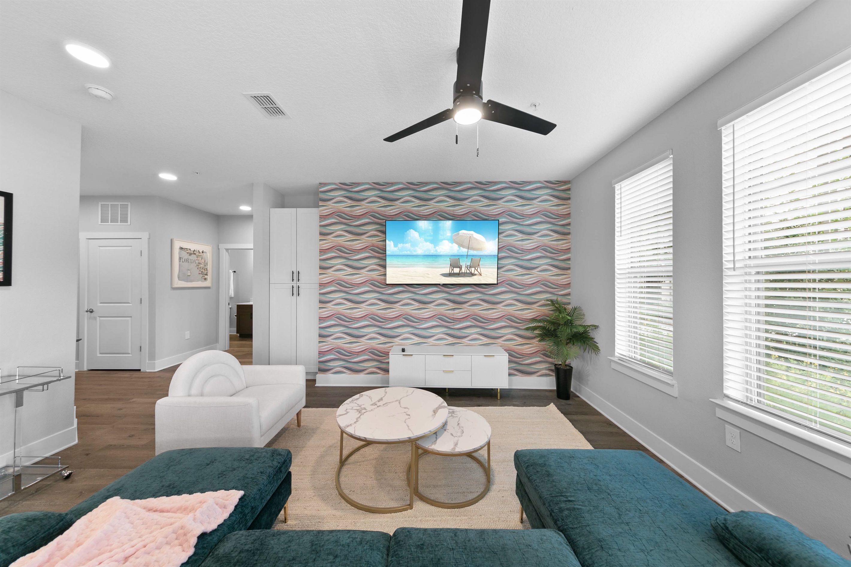 Tropical Oasis With Pool And Gym - Luxurious And Inviting Retreat - Jacksonville, FL