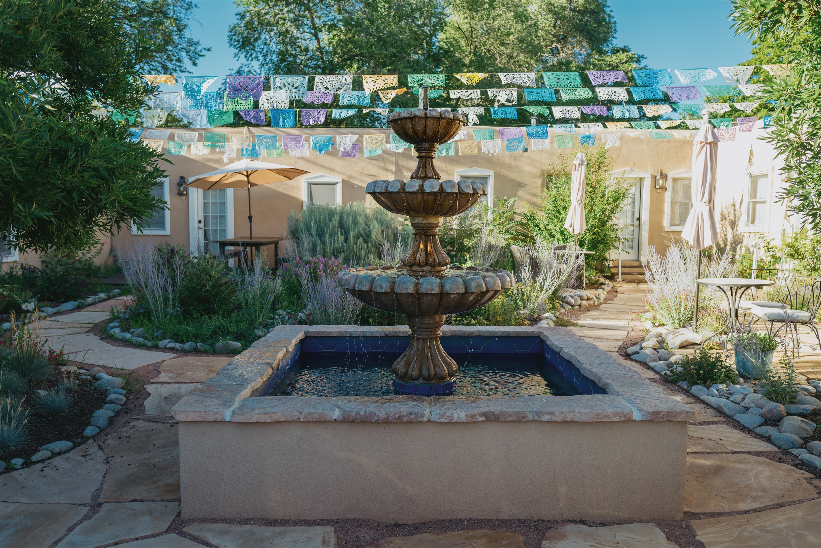 Beautifully Landscaped Courtyard And Relaxation Space - Charming Unique Casitas - Santa Fe, NM