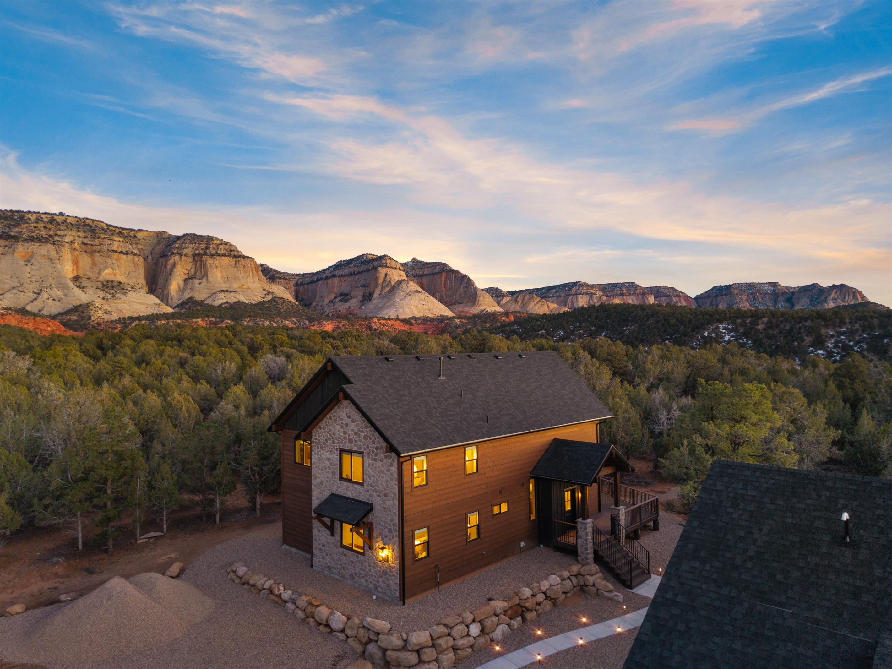 Zion East Luxury | Private Hot Tub & Fire Pit - Orderville, UT