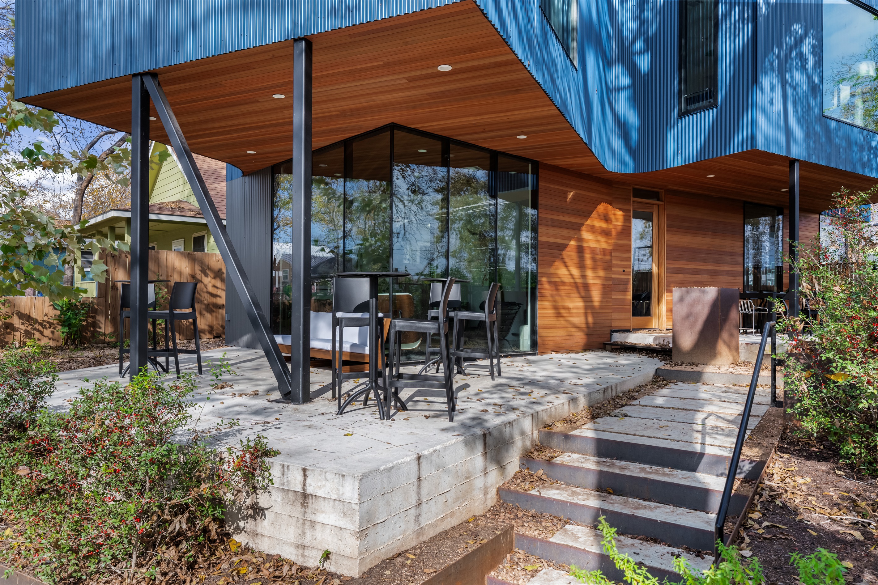 Modern Architecture | Rooftop Terrace | Hammock - Five Star Vacation ...