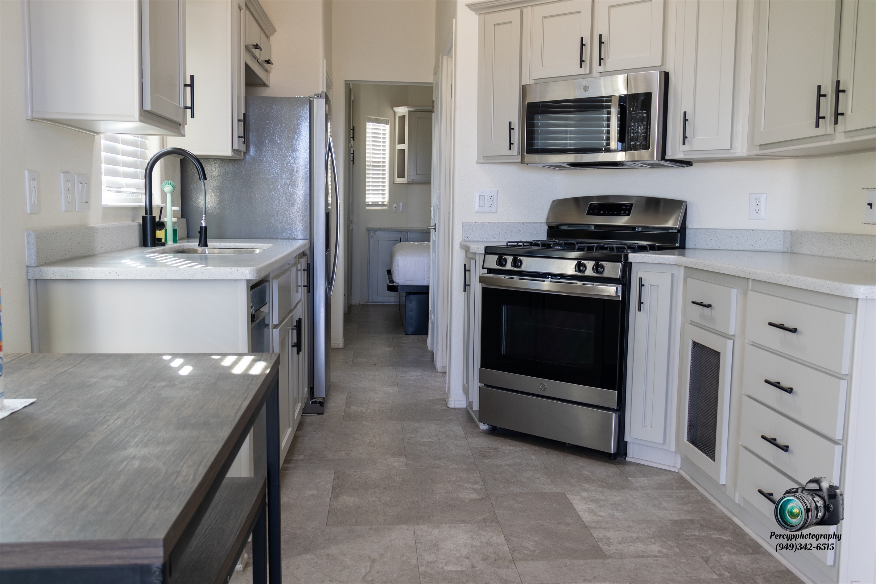 Scenic Outdoor Deck And Modern Amenities - Charming Tiny Home - Arizona