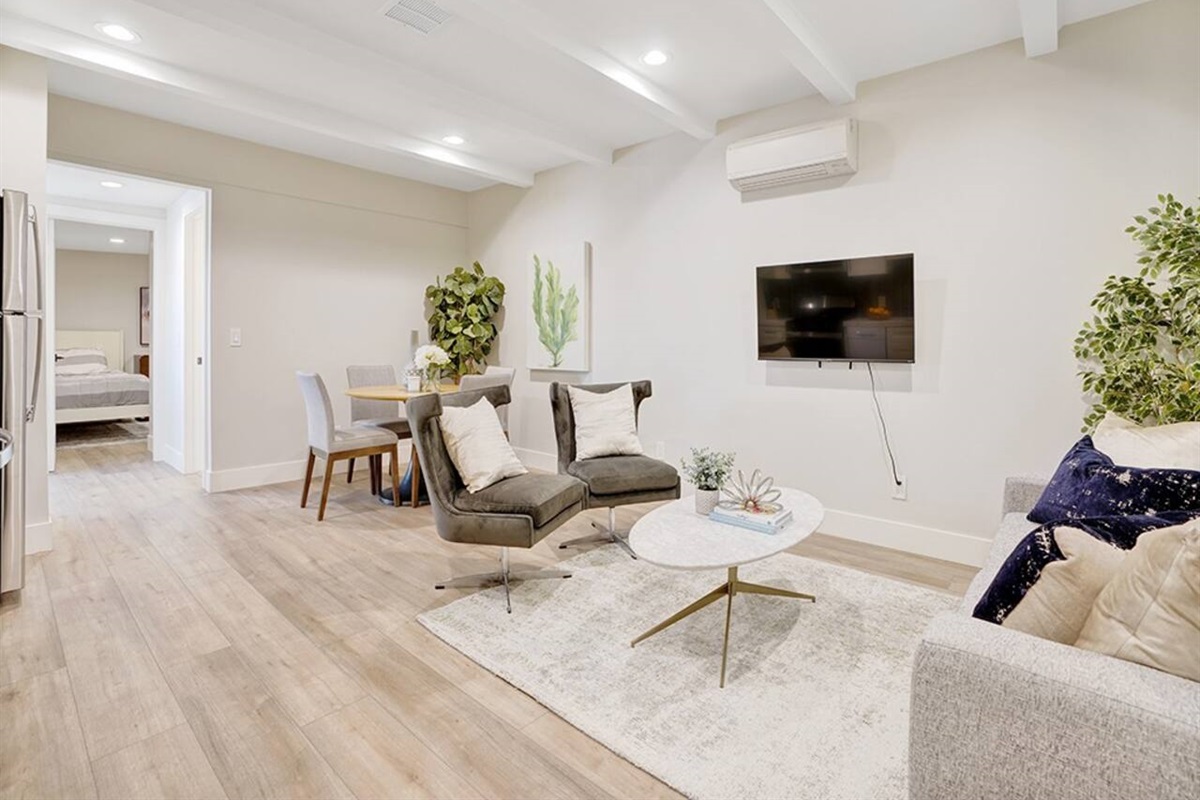 Newly Renovated Elegant 2BR Only 4mi To Disney Disneyland Vacation