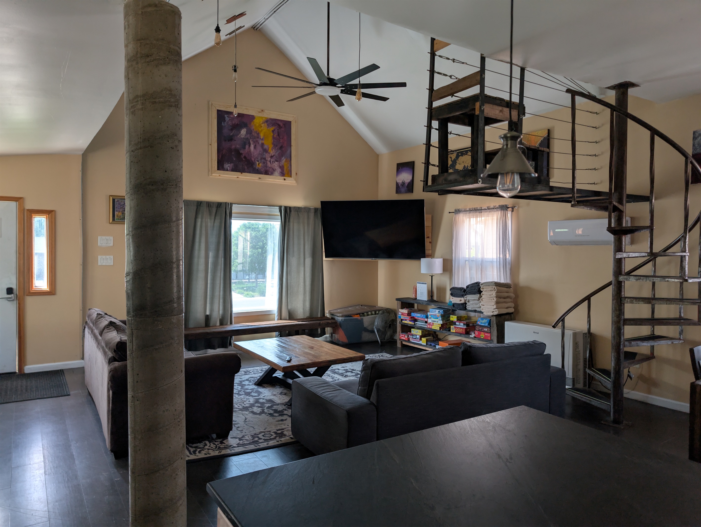 Denver Oasis · 5br · 7-seat Hot Tub · Sleeps 16 - Denver, CO
