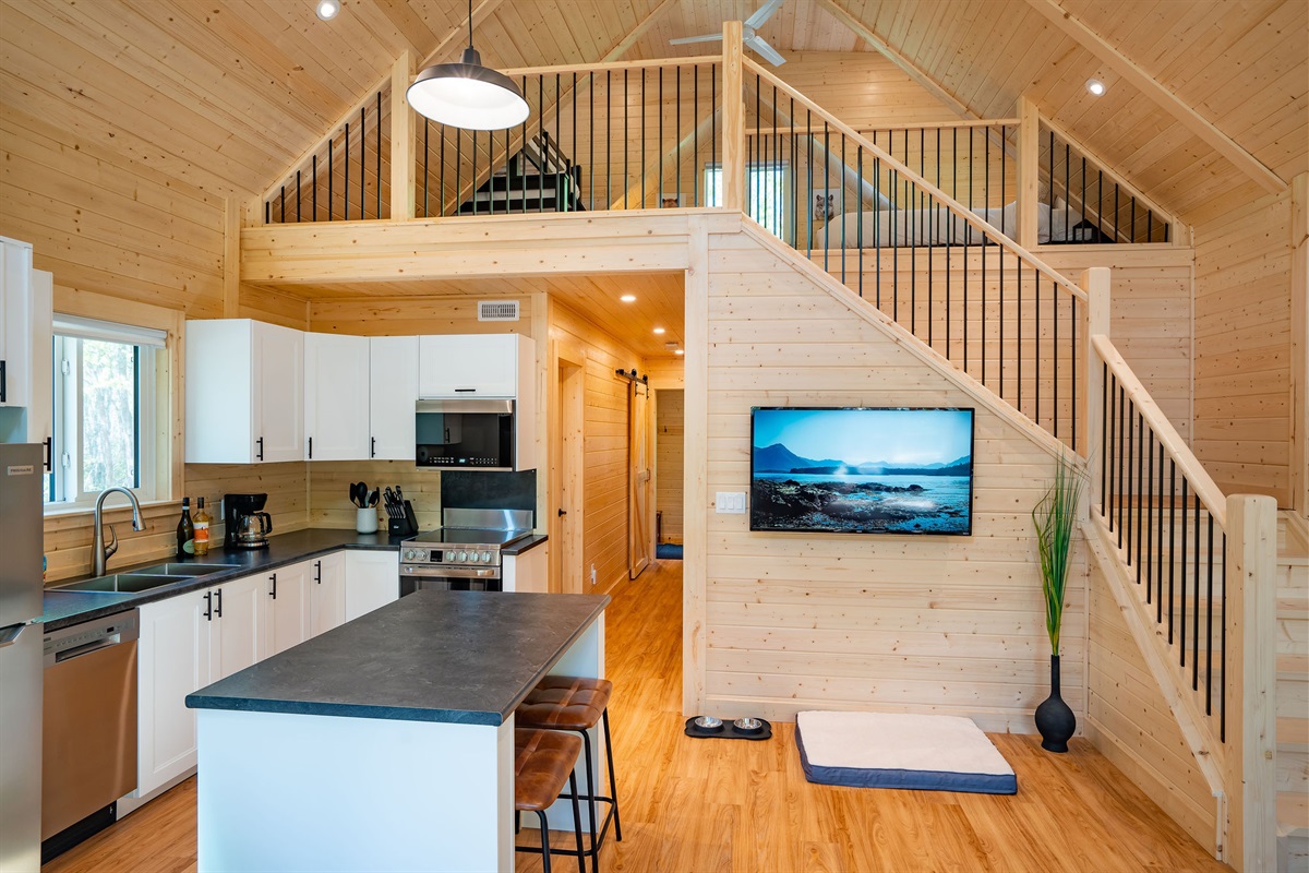 Experience Comfort, Peace and Relaxation at Akira Lodge - Alpha Mountain Lodging