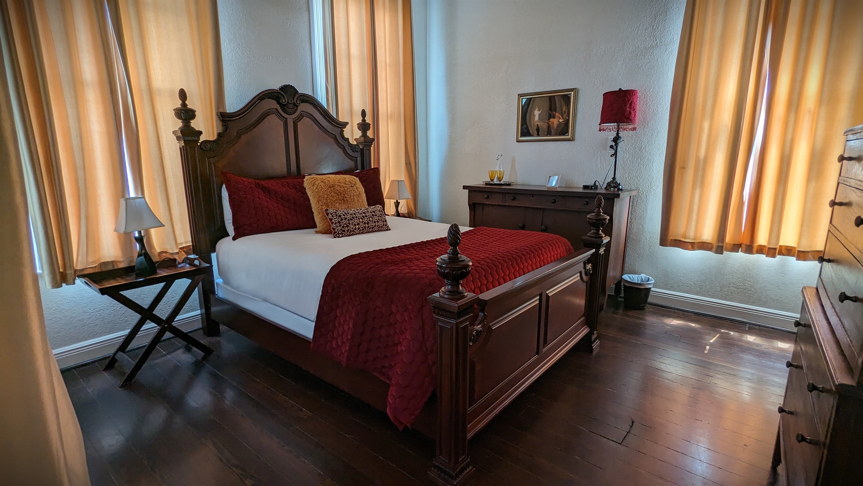 Garnet Room - The 1890 Freeman House