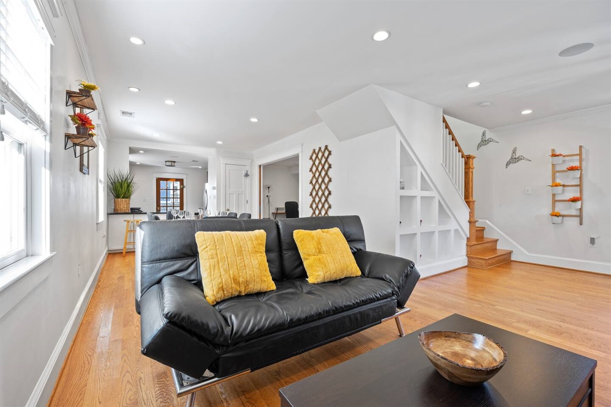 Executive House - The Escapes