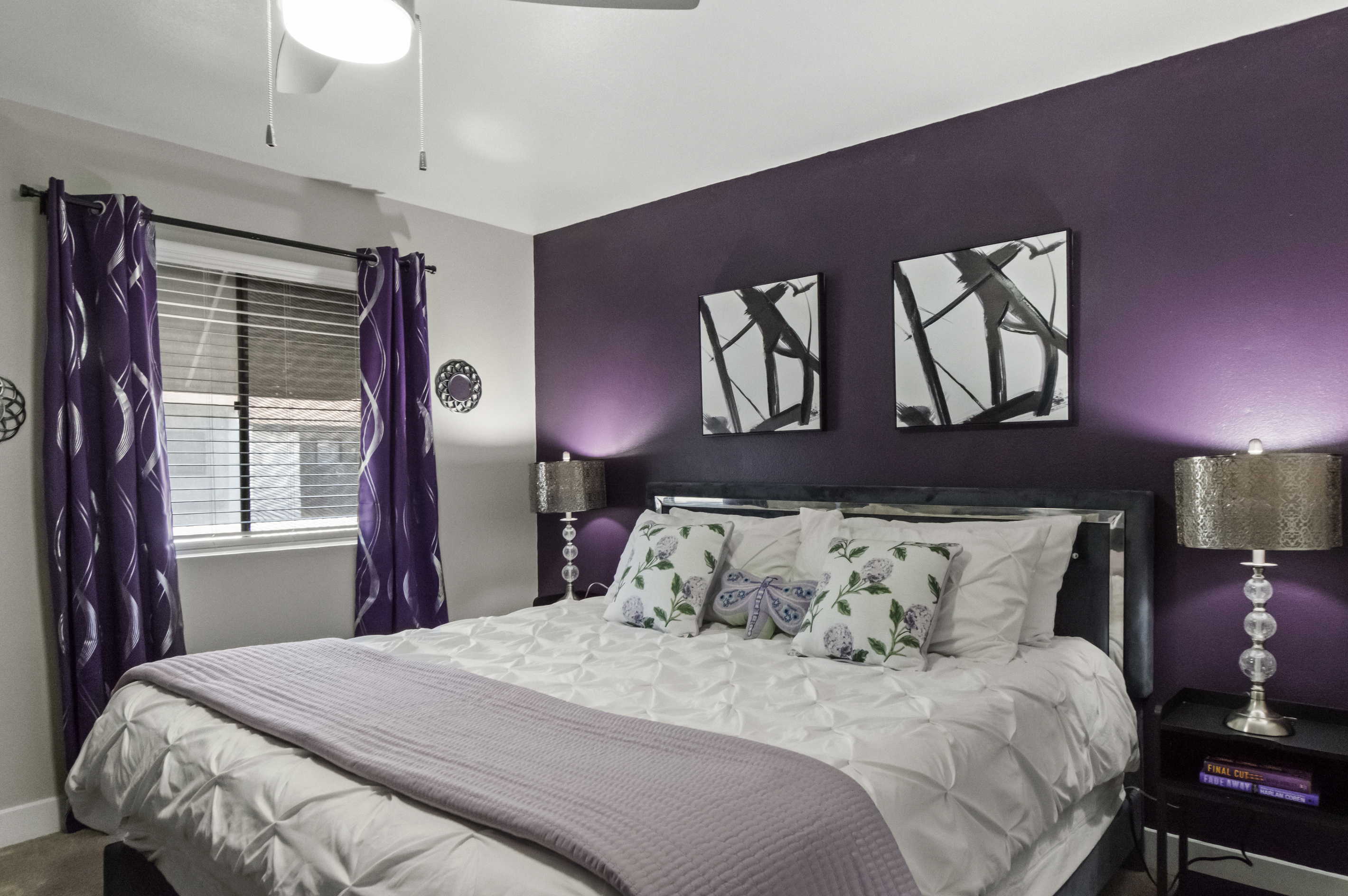 King Bed • Dining Nearby • Parking • Modern Stay - Phoenix, AZ