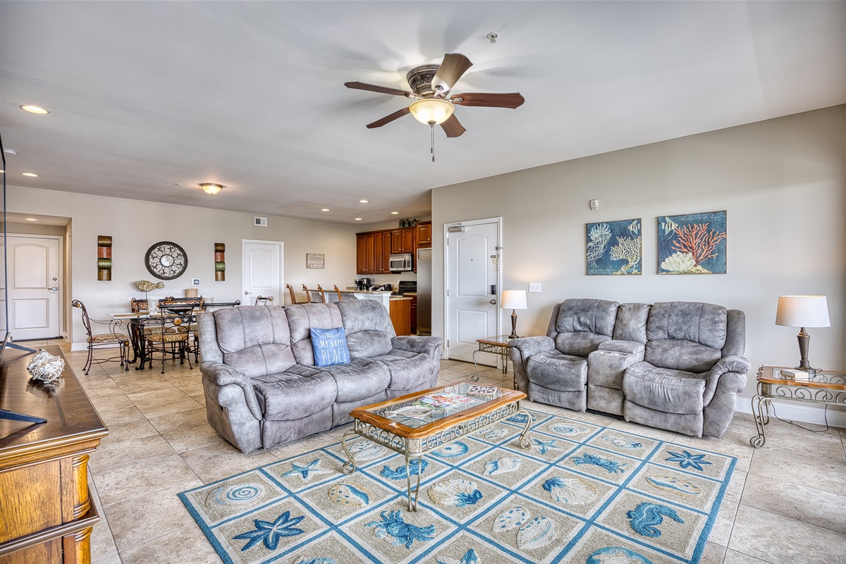 Ocean Breeze Luxury Resort Unit 4B - Happy Crab Vacations