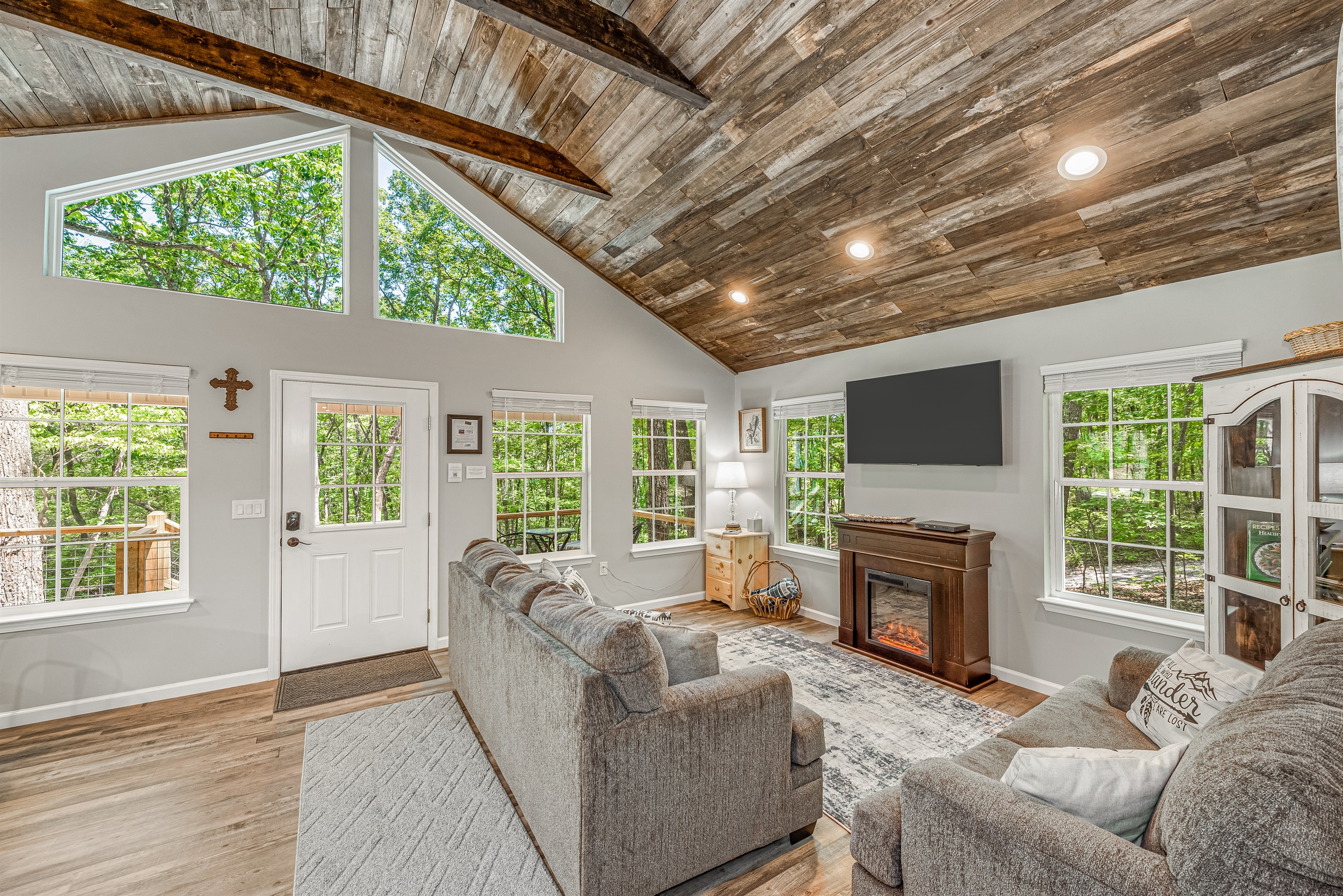 Coyote Cabin | 92 Acres | Fire Pit | Hammock | Grill | Fast Wi-fi | Dog Friendly - Alabama