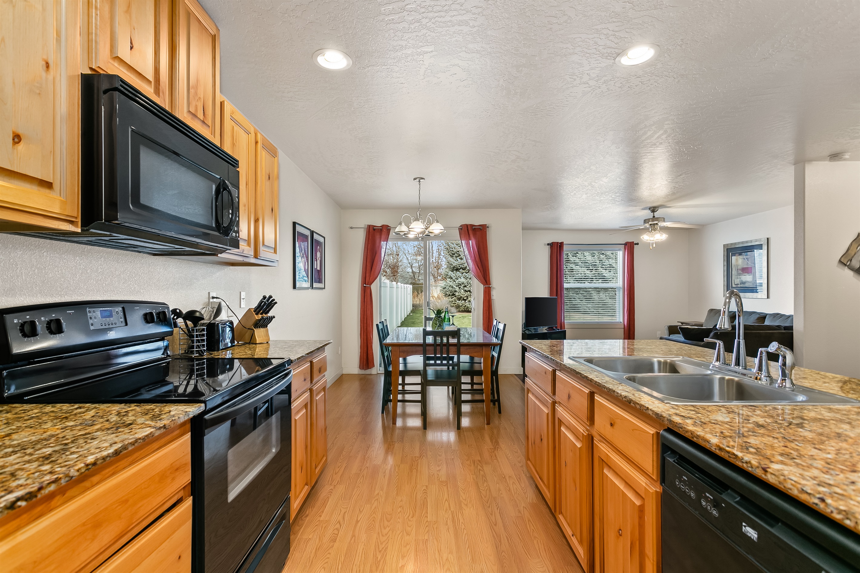 Single Level Townhome (26) - My Short Term Home