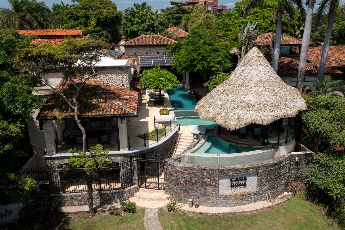 Casa Roca | Beachfront 6 BR Rental | Tamarindo Luxury Villas