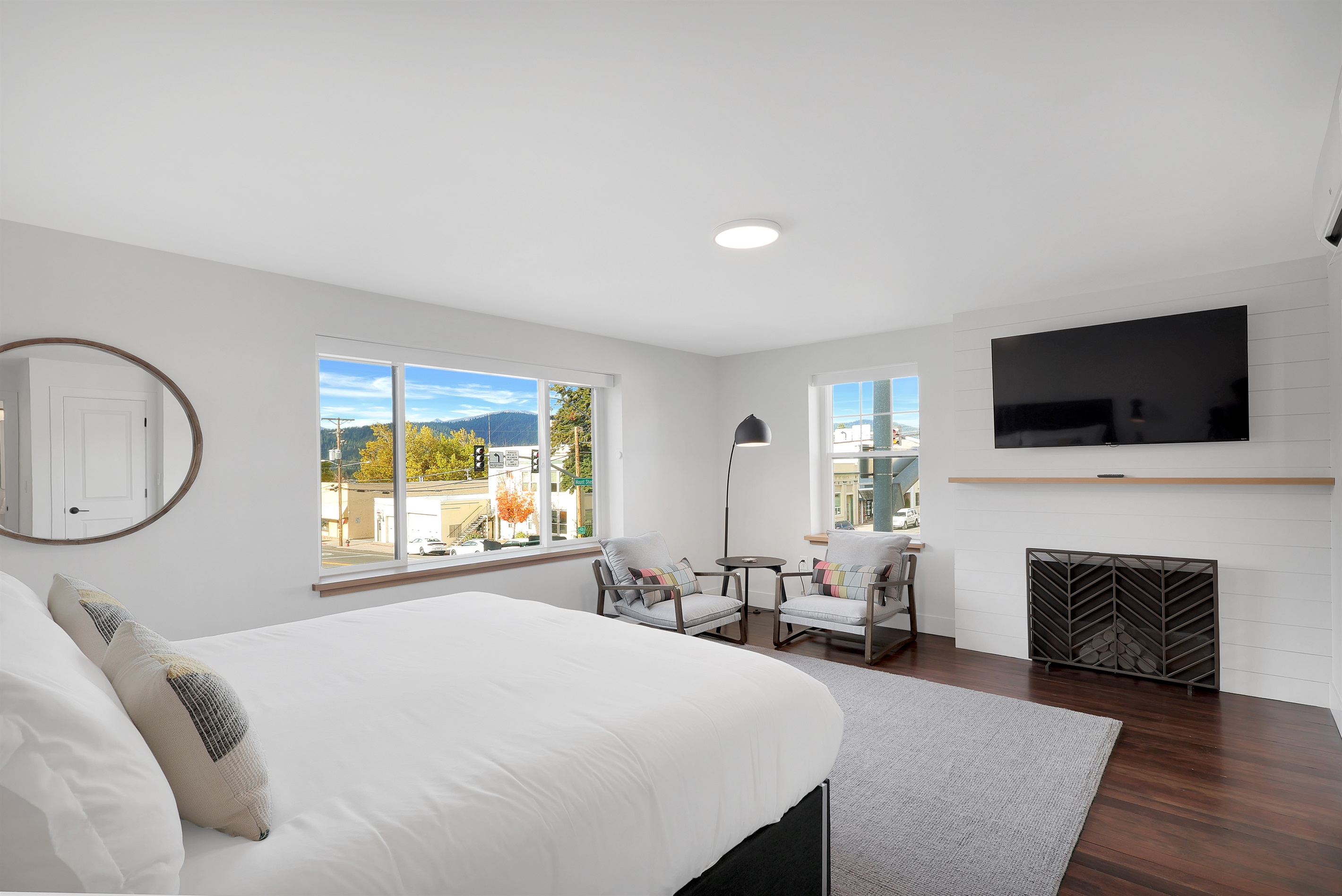 Suite 210 (1 King Bed w/ Mt. Eddy View *Executive Suite*) - Summit ...
