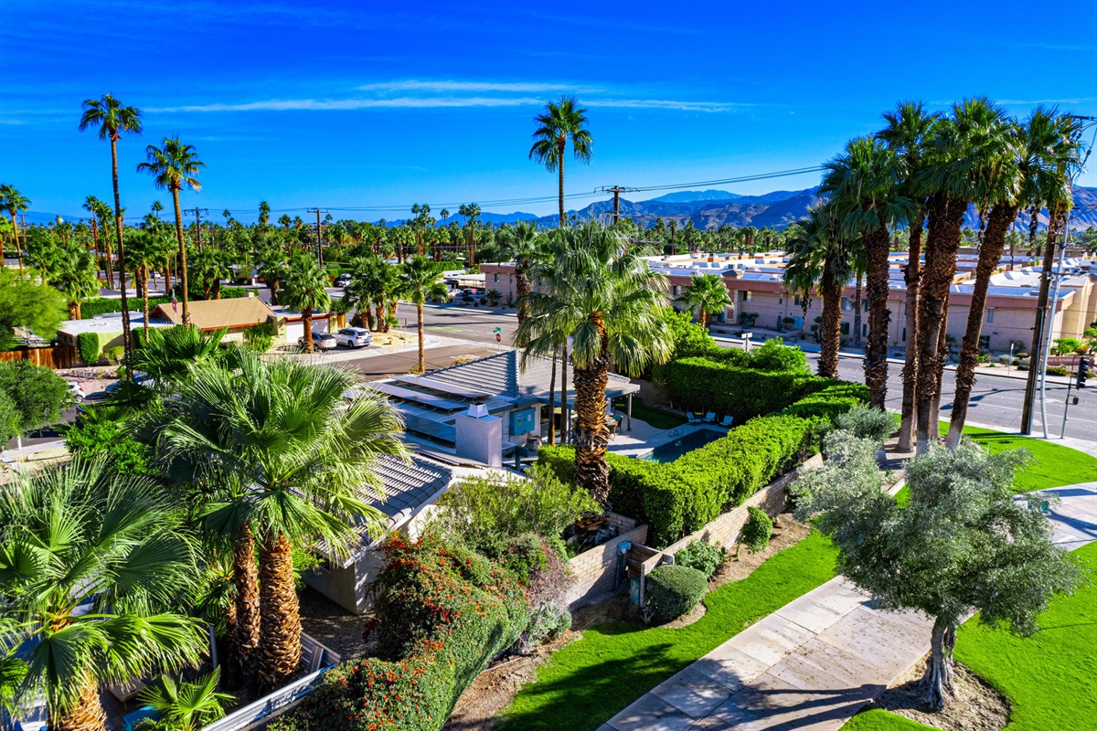 Palm Springs Resort Style Home - Dube Vacation Rentals