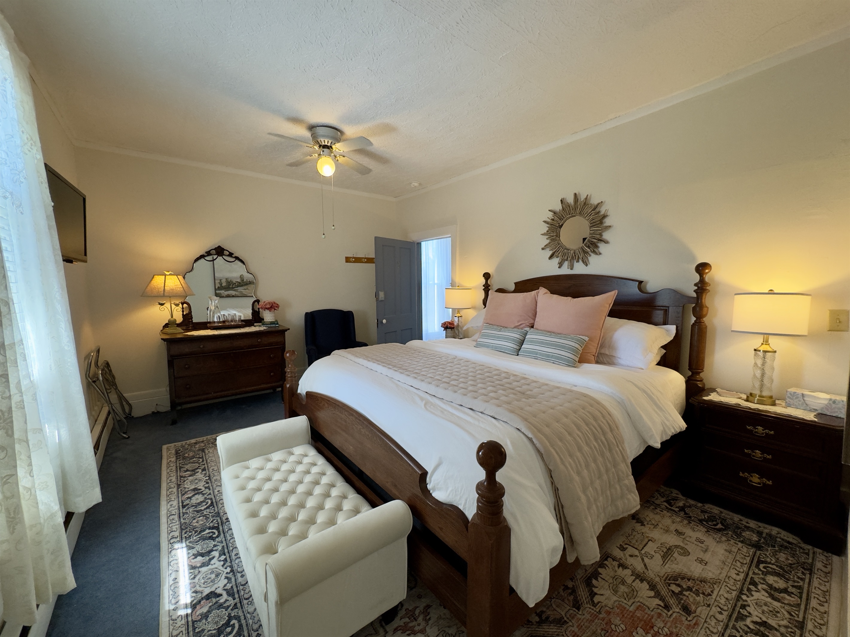 Victorian Inn - Victorian Inn